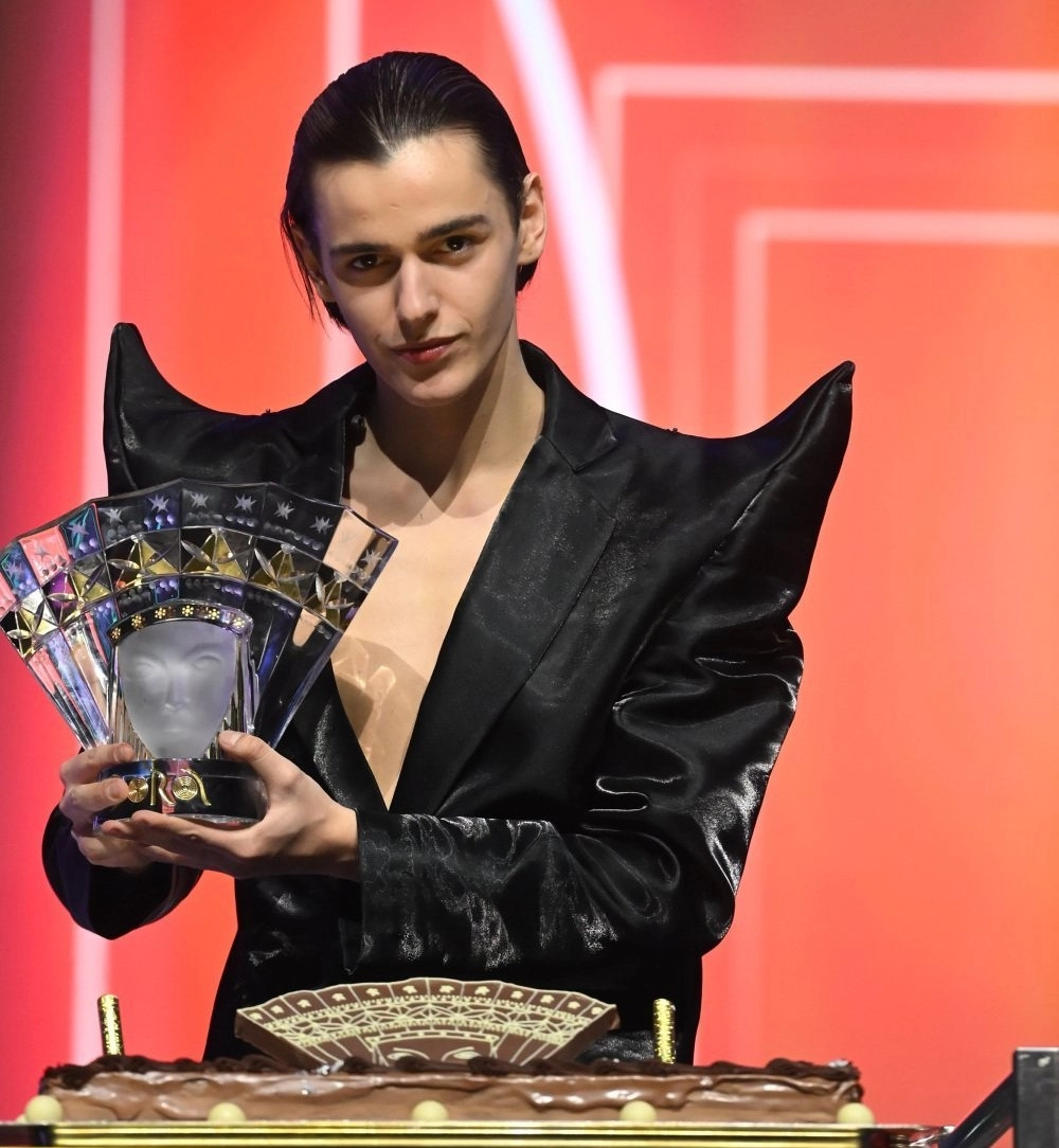 Marko Bošnjak otputovao na Eurosong, već će sutra stati na veliku ...