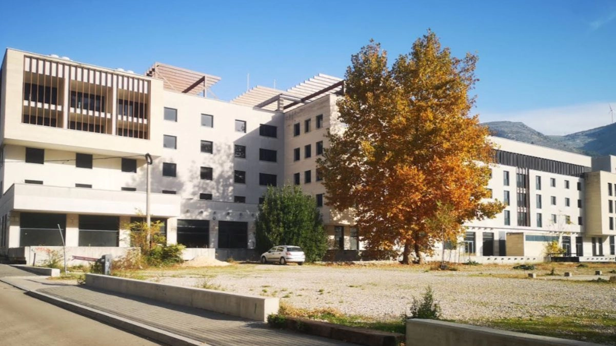 Prijeratni simbol Mostara 23 godine čeka na konačnu obnovu: Kada će ...